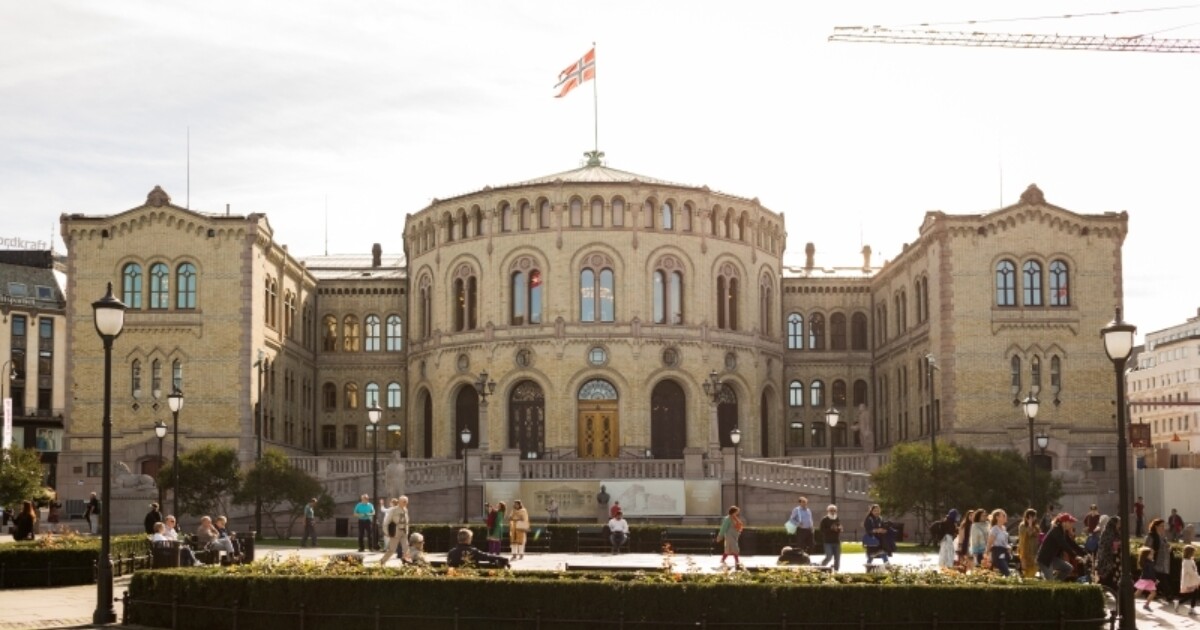 Stortingsbygningen – en del av Oslos bybilde | Oppdag Kvadraturen